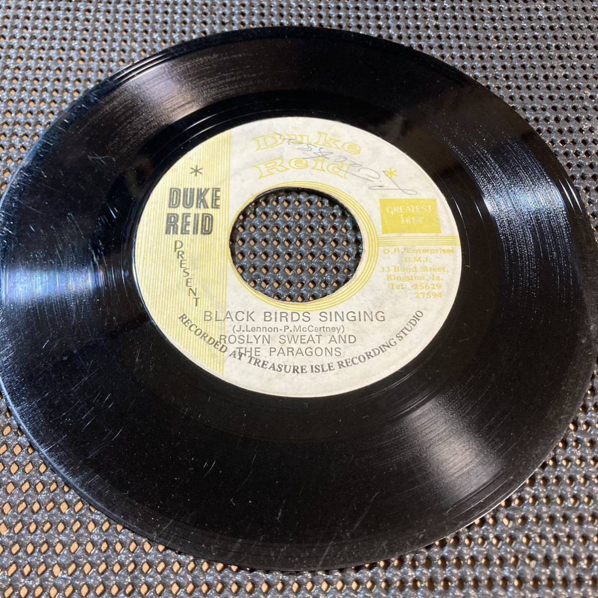 ‘73 // 女性ボーカル // ビートルズ // Roslyn Sweat And The Paragons - Black Birds ...
