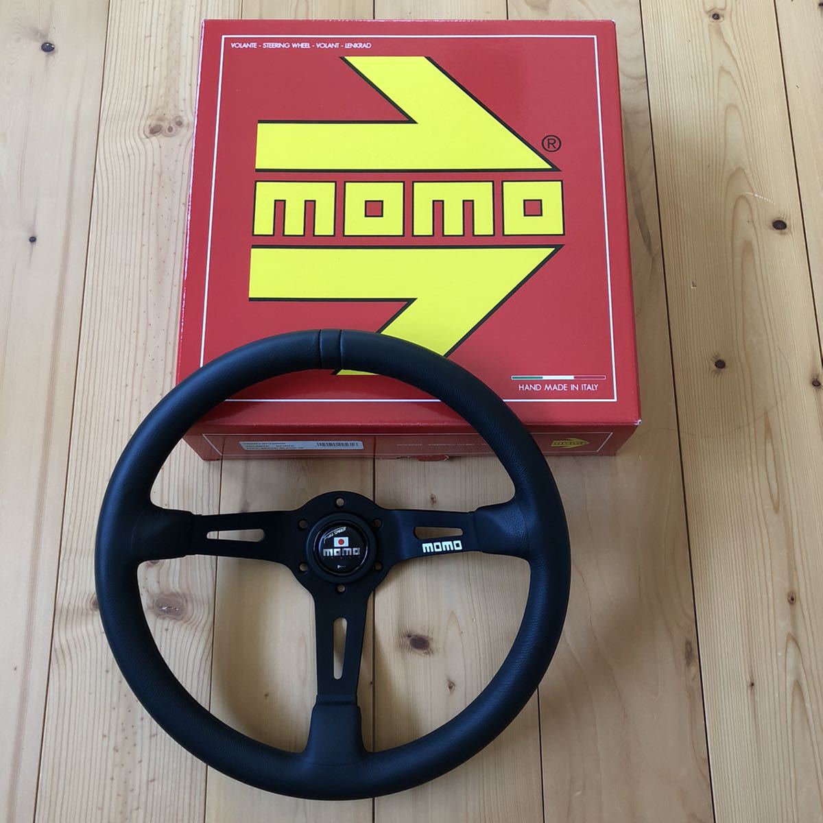 MOMOステアリング MOMO FULL SPEED BLACK 35 フルスピード ホーンボタン付(ステアリング、ハンドル本体)｜売買されたオークション情報、yahooの商品情報をアーカイブ ...