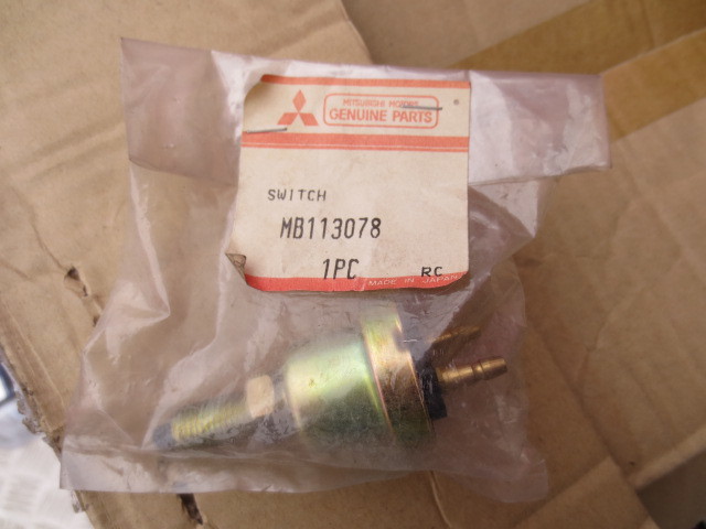 三菱 ジープ J53 ストップランプスイッチ 三菱純正部品 MB113078 品(三菱用)｜売買されたオークション情報、yahooの商品情報を ...