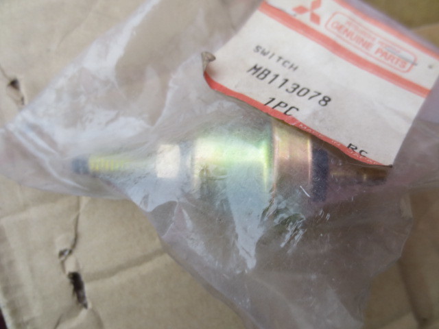 三菱 ジープ J53 ストップランプスイッチ 三菱純正部品 MB113078 品(三菱用)｜売買されたオークション情報、yahooの商品情報を ...