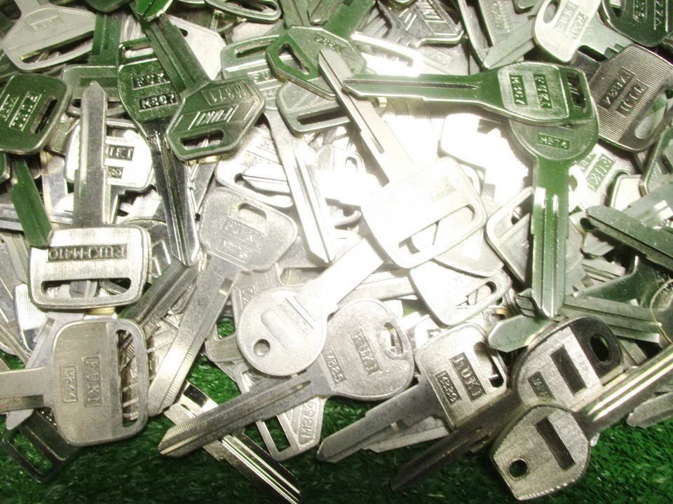 ペ清c219 FUKI/GSS/TLH他 ブランクキー キーブランク各種 M 車 M344 M432 V964 M344G M369 M407 M417 M367 M388 M354等 大量 ...