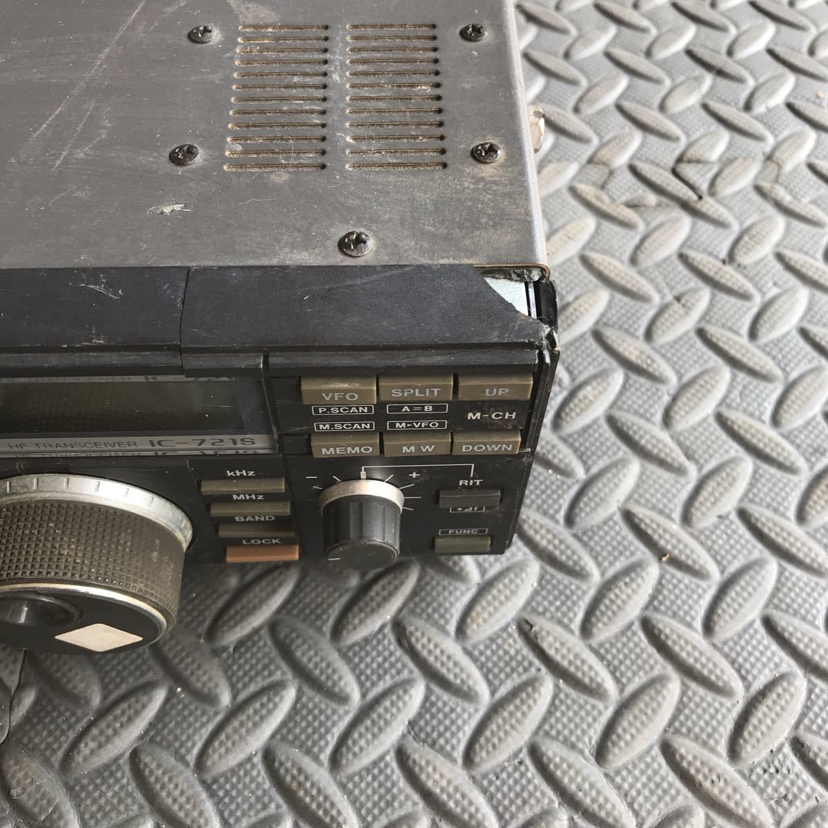 ICOM アイコム 無線機 IC-721S ジャンク品(固定)｜売買されたオークション情報、yahooの商品情報をアーカイブ公開 ...