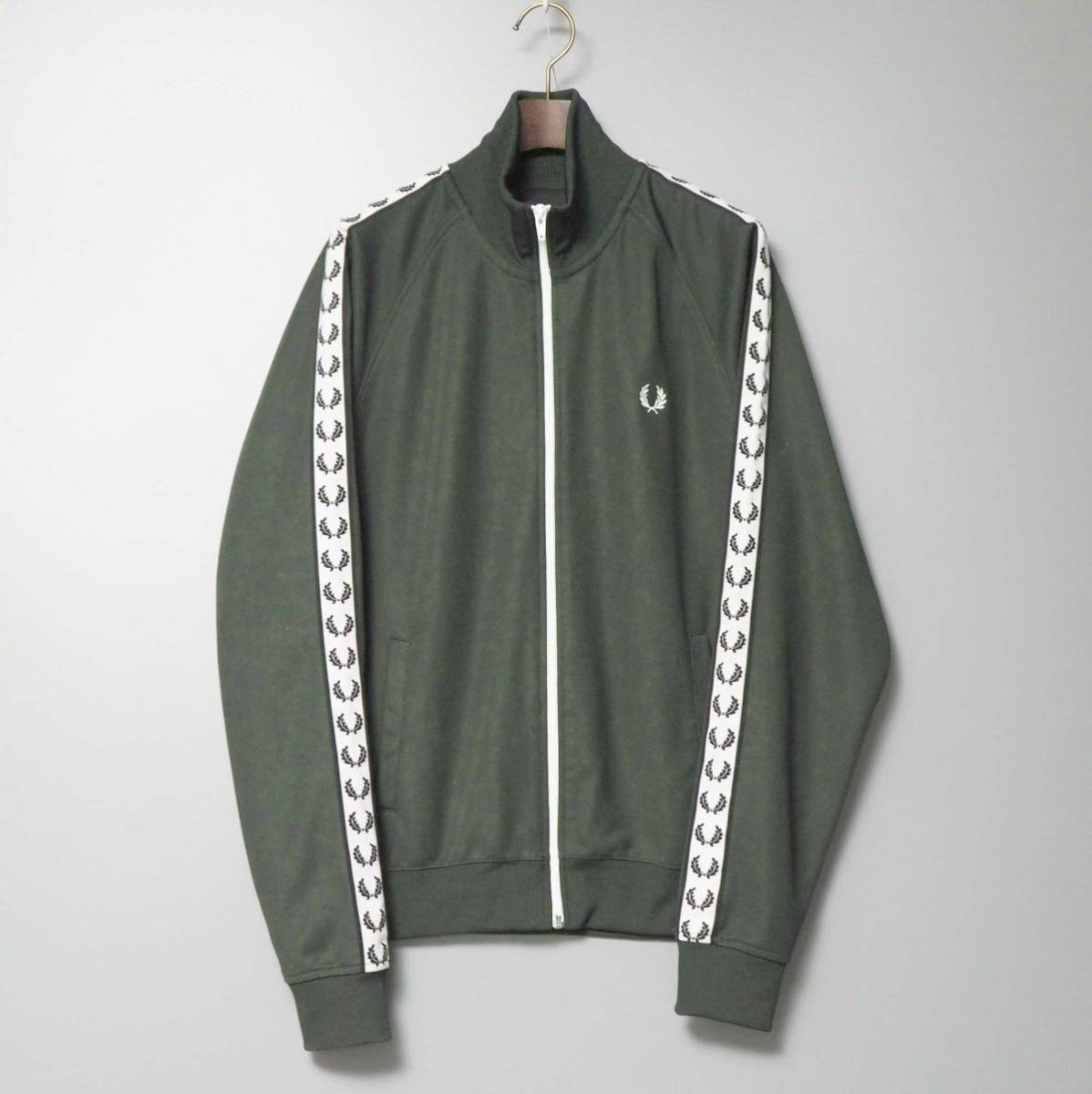 GL7568// フレッドペリー/FRED PERRY メンズM/J6231 ローレル テープド トラックジャケット/ジャージ/ジップアップブルゾン/グリーン/緑(ジャケット、上着)｜売買され ...