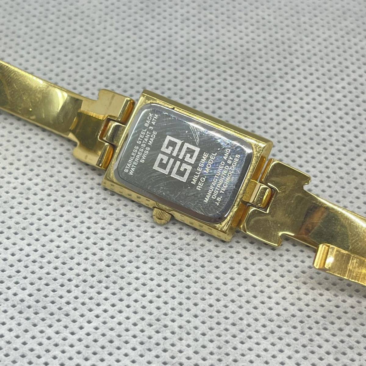 1372 GIVENCHY ジバンシー ジバンシィ MILLESIME REG.MODEL レディース腕時計 ネイビー文字盤 2Pダイヤ クォーツ 電池切れ 不動(ジバンシイ)｜売買された ...