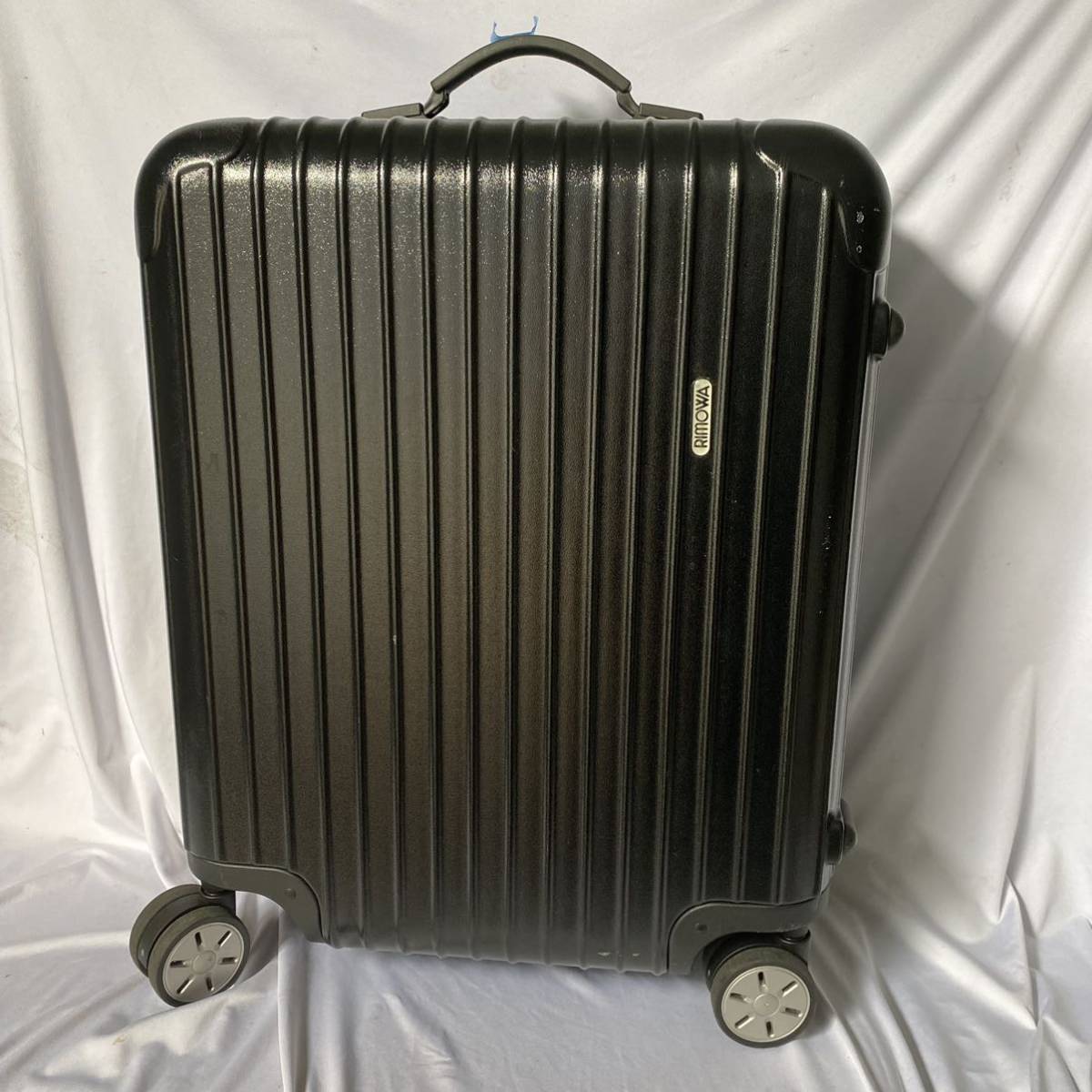 1円スタート RIMOWA リモア スーツケース キャリーバッグ ブラック 32L(リモワ)｜売買されたオークション情報、yahooの商品情報をアーカイブ公開 - オークファン（aucfan.com）