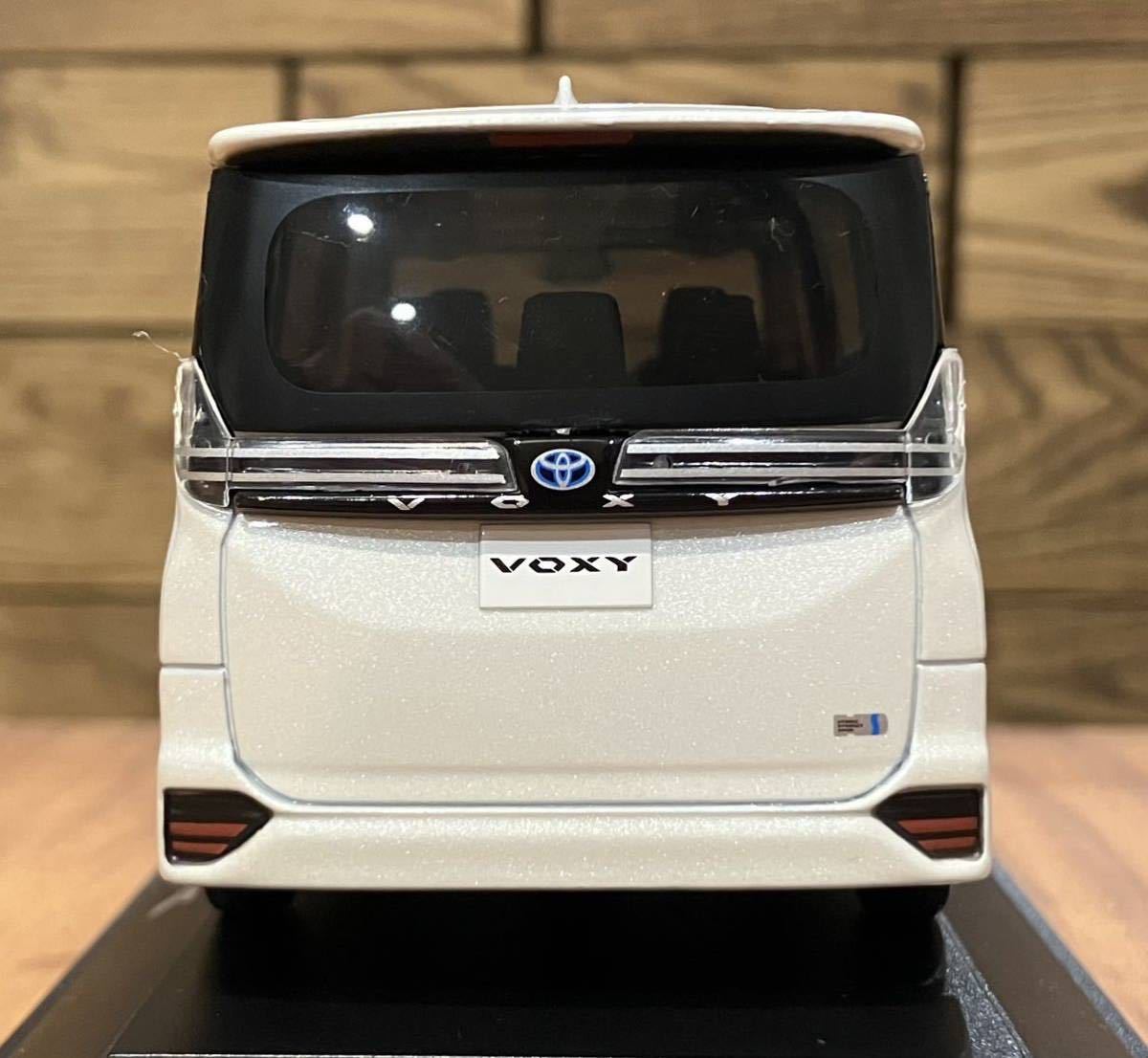 非売品 トヨタ ヴォクシー VOXY 90系 ミニカー 1／30スケール(トヨタ)｜売買されたオークション情報、yahooの商品情報を ...