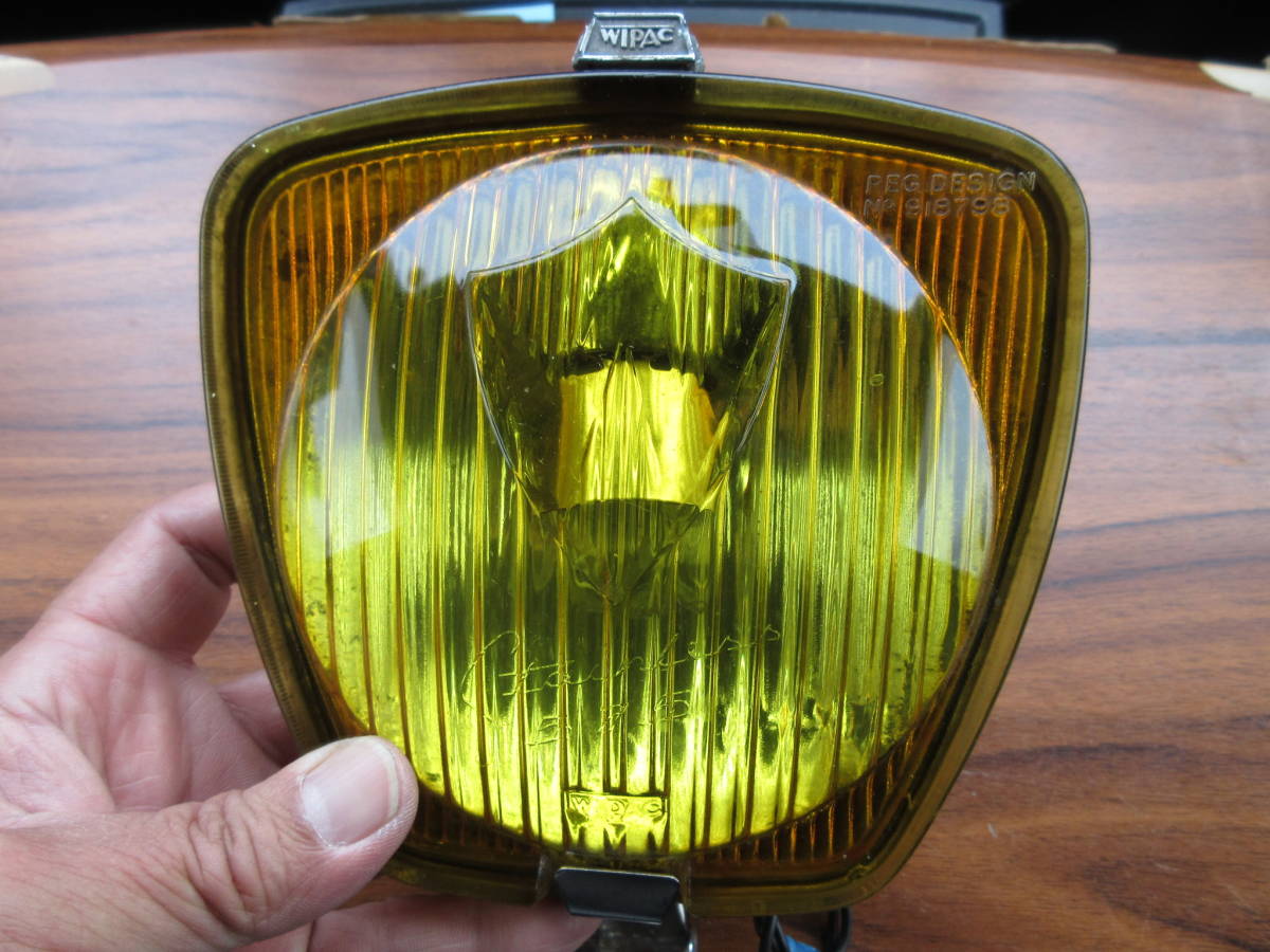 レア当時物 WIPAC 575扇形イエローフォグランプ ワイパック / BMC MINI ミニ MG LUCAS AUSTIN MORRIS DESMO LOTUS TRIUMPH バンプラ ...