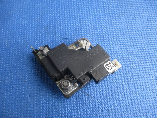 050615 29年 メルセデスベンツ A180 W176042 電流リミッター A2469068601(メルセデス・ベンツ用)｜売買された ...