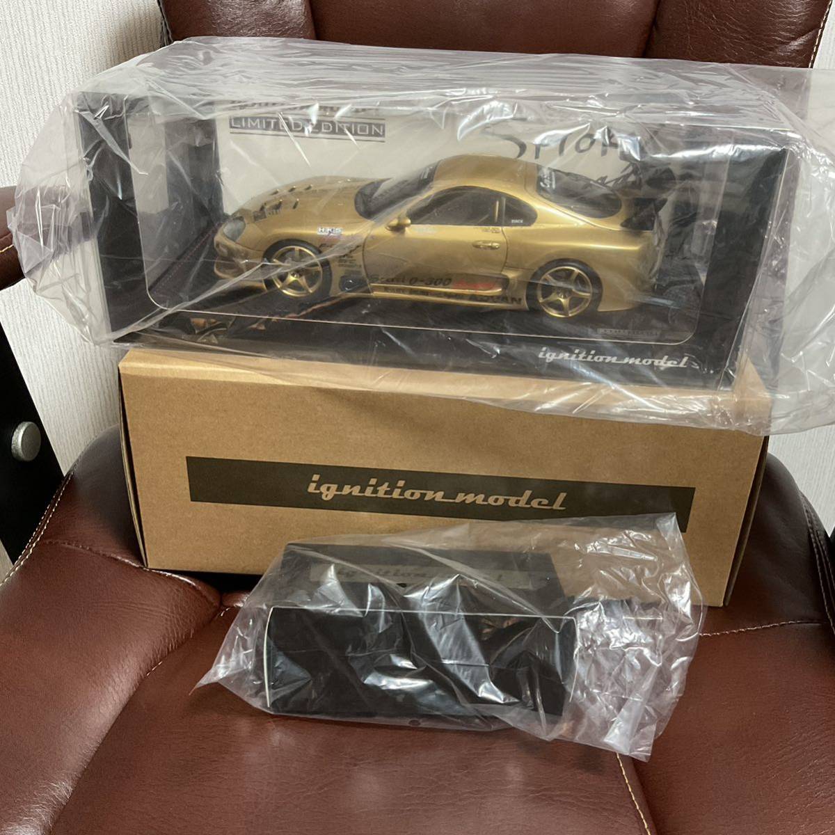 WEB限定 IG2484 1/18 TOP SECRET GT300 Supra JZA80 Gold With Mr. Smokey ...