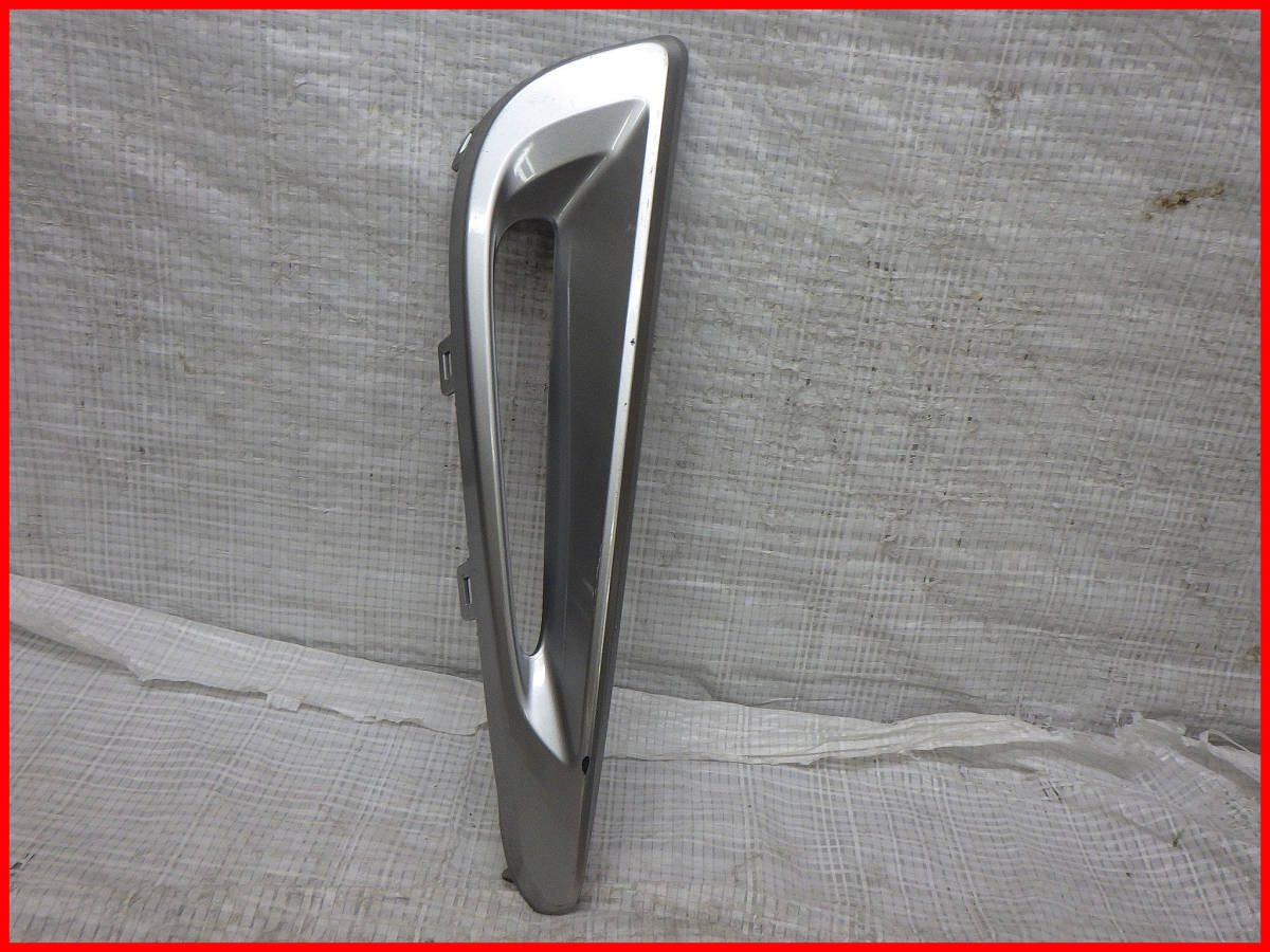 ZVW51 ZVW55 50 後期 プリウス 純正フロントバンパーアクセサリーランプカバー 右 右側 52712-47060(フロント)｜売買 ...