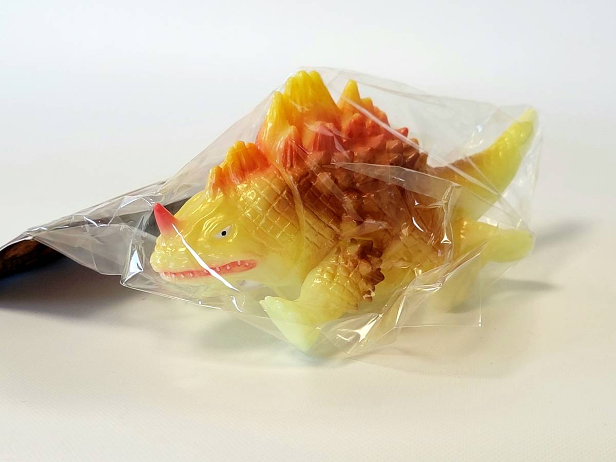 ヤモマーク ザンボラー 蓄光 Yamomark Zumbolar G.I.D ソフビ sofvi ウルトラセブン ウルトラマン ...