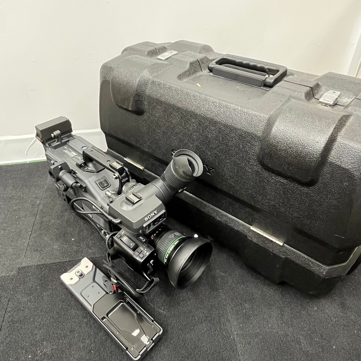 H287-C8-168 SONY ソニー COLOR VIDEO CAMERA カラービデオカメラ DXC-537M カセットレコーダー ...