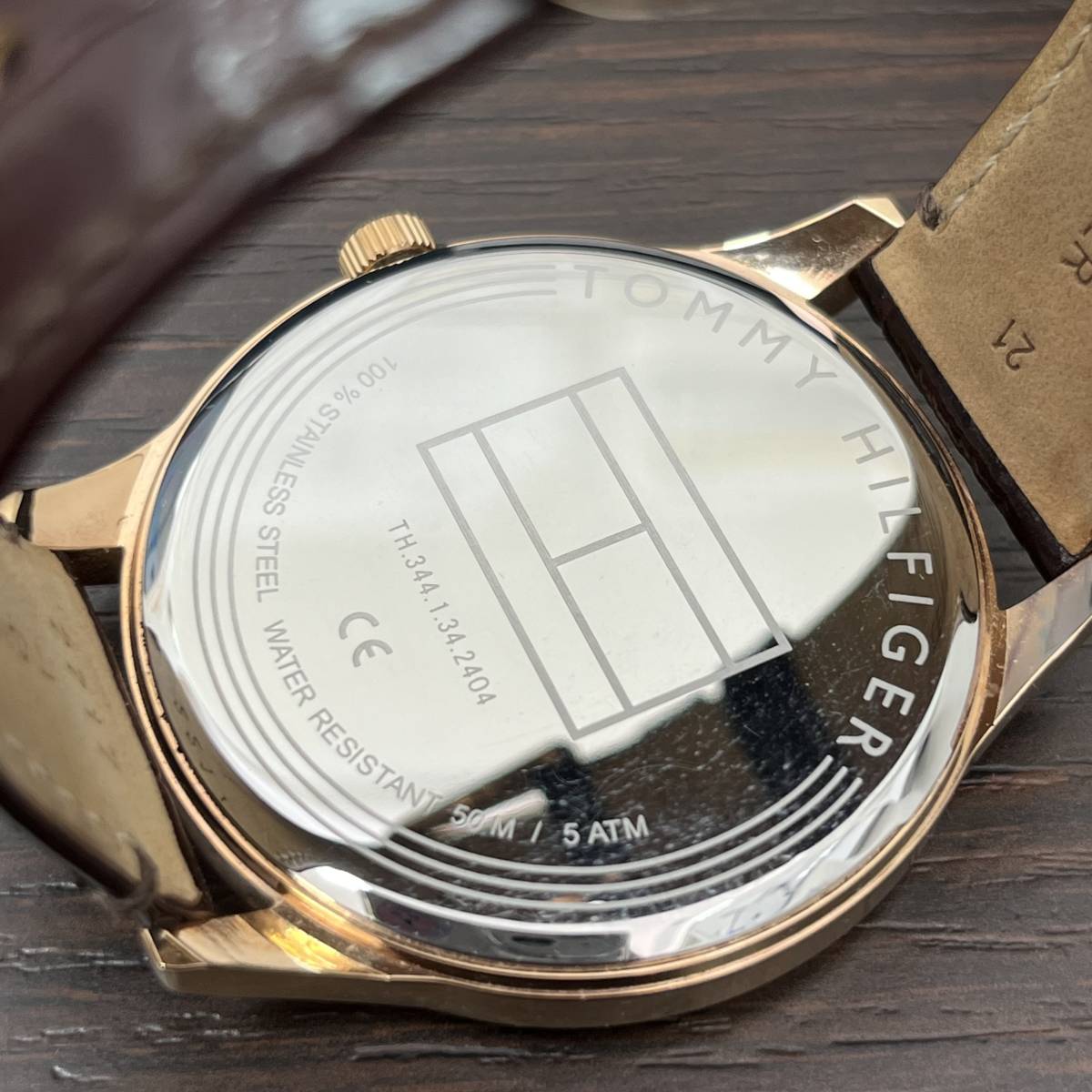 3979 TOMMY HILFIGER トミーヒルフィガー 腕時計 TH.344.1.34.2404 革ベルト 箱付き(男性用)｜売買されたオークション情報、yahooの商品情報をアーカイブ ...