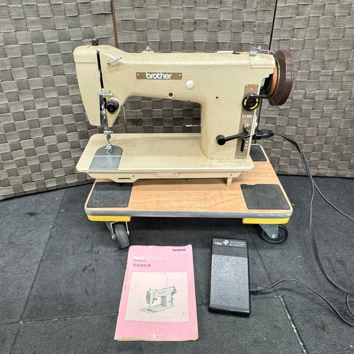 C836-D1-817 BROTHER ブラザー TZ1-B652 職業用ジグザグミシン ミシン ハンドクラフト 手工芸 フットコントローラー ...