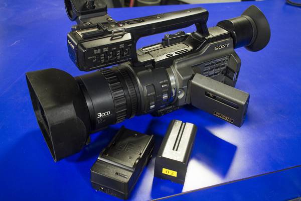 ソニー/SONY DSR-PD170 プロ業務用DVCAMカムコーダー(プロ用、業務用)｜売買されたオークション情報、yahooの商品情報を ...