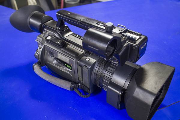 ソニー/SONY DSR-PD170 プロ業務用DVCAMカムコーダー(プロ用、業務用)｜売買されたオークション情報、yahooの商品情報を ...