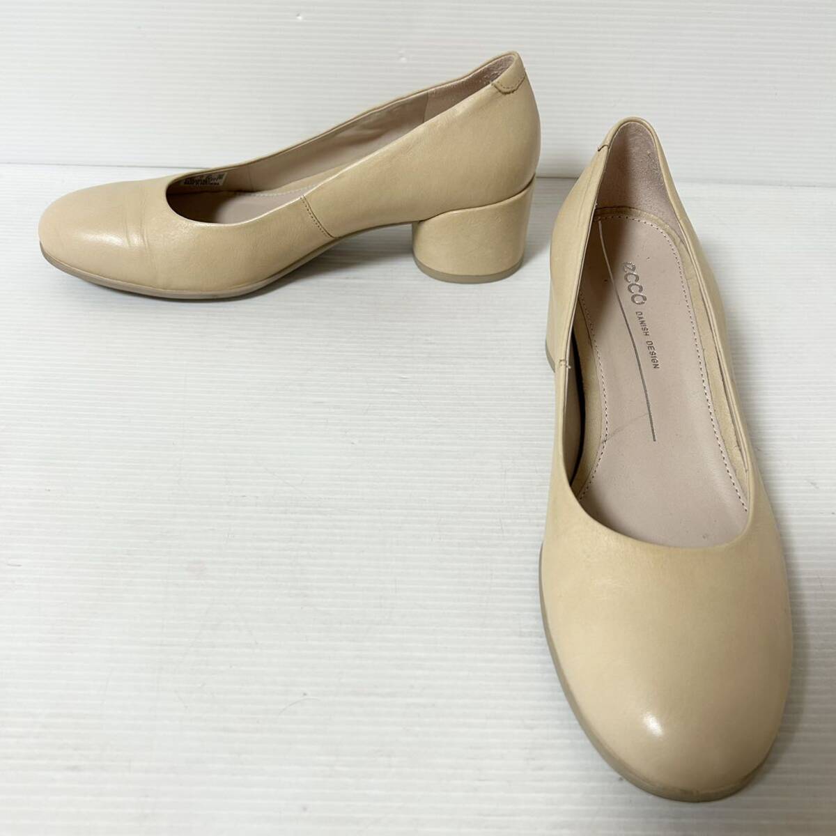 ecco エコー ヒールパンプス レザーパンプス 38 24cm ベージュ 69(ベージュ系)｜売買されたオークション情報、yahooの商品情報をアーカイブ公開 - オークファン（aucfan ...