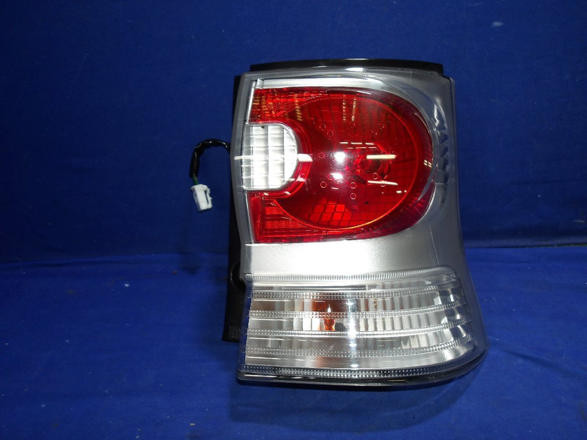 B ダイハツ タント L375S/L385S 純正 右テールランプ TOKAIDENSO 20507(テールライト)｜売買されたオークション情報、yahooの商品情報をアーカイブ公開 ...