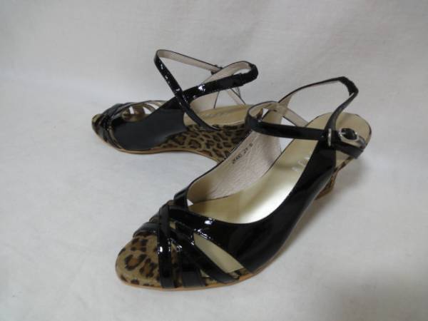 BENEBIS エナメルヒョウ柄ウエッジサンダル黒25EE日本製(25.0cm)｜売買されたオークション情報、yahooの商品情報をアーカイブ公開 - オークファン（aucfan.com）