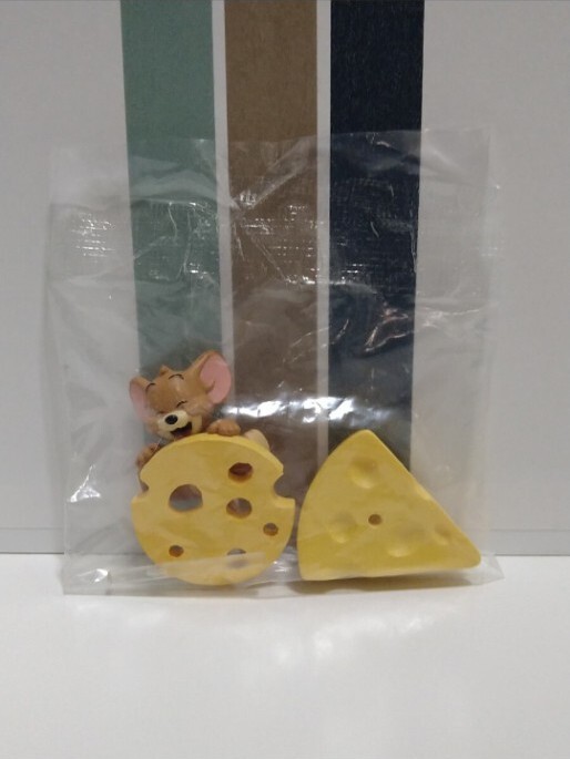 ガチャ トムとジェリー LOVE CHEESEコレクション Jerry loves cheese フィギュア(その他)｜売買されたオークション ...