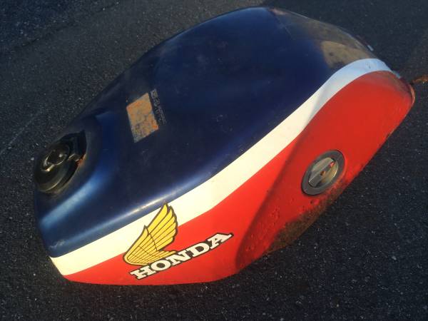 VF1000R タンク(ホンダ用)｜売買されたオークション情報、yahooの商品情報をアーカイブ公開 - オークファン（aucfan.com）