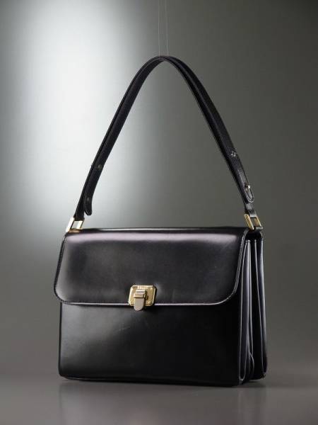 D7725 バリー/BALLY フォーマル レザーセミショルダーバッグ 黒(かばん、バッグ)｜売買されたオークション情報、yahooの商品情報 ...