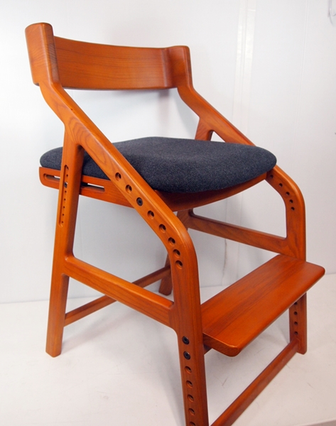 E-Toko イートコ キッズチェアー JUC-2170 ライトブラウン(高さ調節機能付き)｜売買されたオークション情報、yahooの商品情報をアーカイブ公開 - オークファン（aucfan.com）