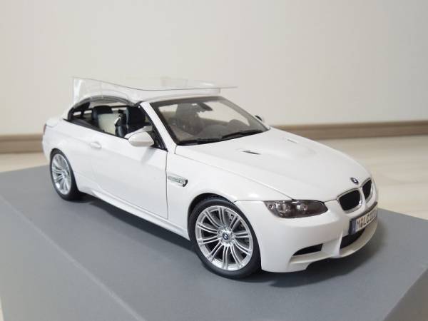 BMW M3 E93 CONVERTIBLE WHITE KYOSHO 1/18 ディーラーモデル(乗用車)｜売買されたオークション情報、yahooの商品情報をアーカイブ公開 - オークファン ...