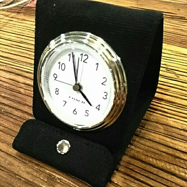 COACH コーチ トラベルクロック 置き 時計 bym508a(コーチ)｜売買されたオークション情報、yahooの商品情報をアーカイブ公開 ...