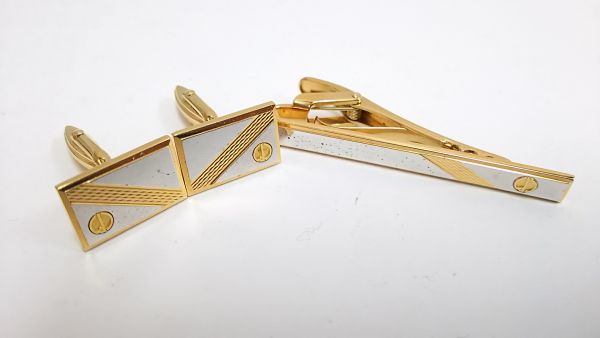 ダンヒル Dunhill カフス タイピン 金色 品 A00000-086(ダンヒル)｜売買されたオークション情報、yahooの商品情報を ...