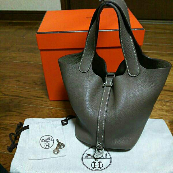お エルメス HERMES ピコタンロックPM(かばん、バッグ)｜売買されたオークション情報、yahooの商品情報をアーカイブ公開 - オークファン（aucfan.com）