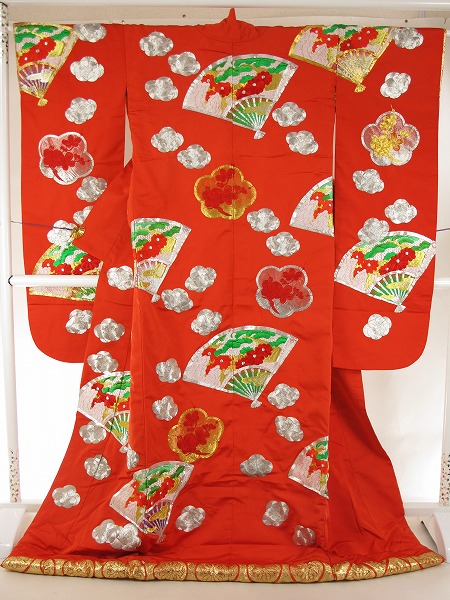 1円 打掛け 扇面柄 結婚式 578(振袖)｜売買されたオークション情報、yahooの商品情報をアーカイブ公開 - オークファン（aucfan.com）