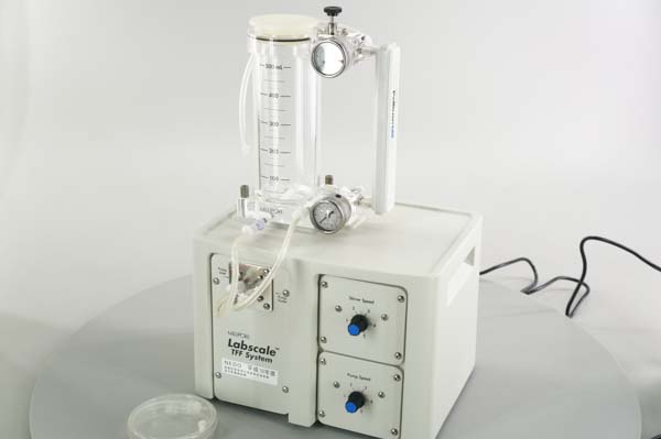 DW TFF System 29751 Labscale 蛋白質濃縮装置 RT1280055(環境測定器)｜売買されたオークション情報 ...