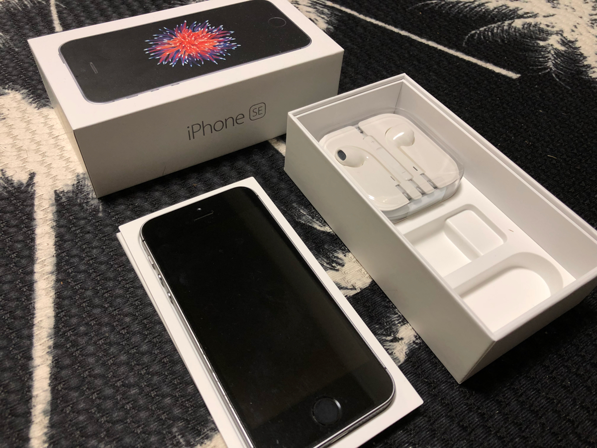 iPhone SE SIMフリー 64GB スペースグレー アイフォン(アップル)｜売買されたオークション情報、yahooの商品情報をアーカイブ公開 - オークファン（aucfan.com）