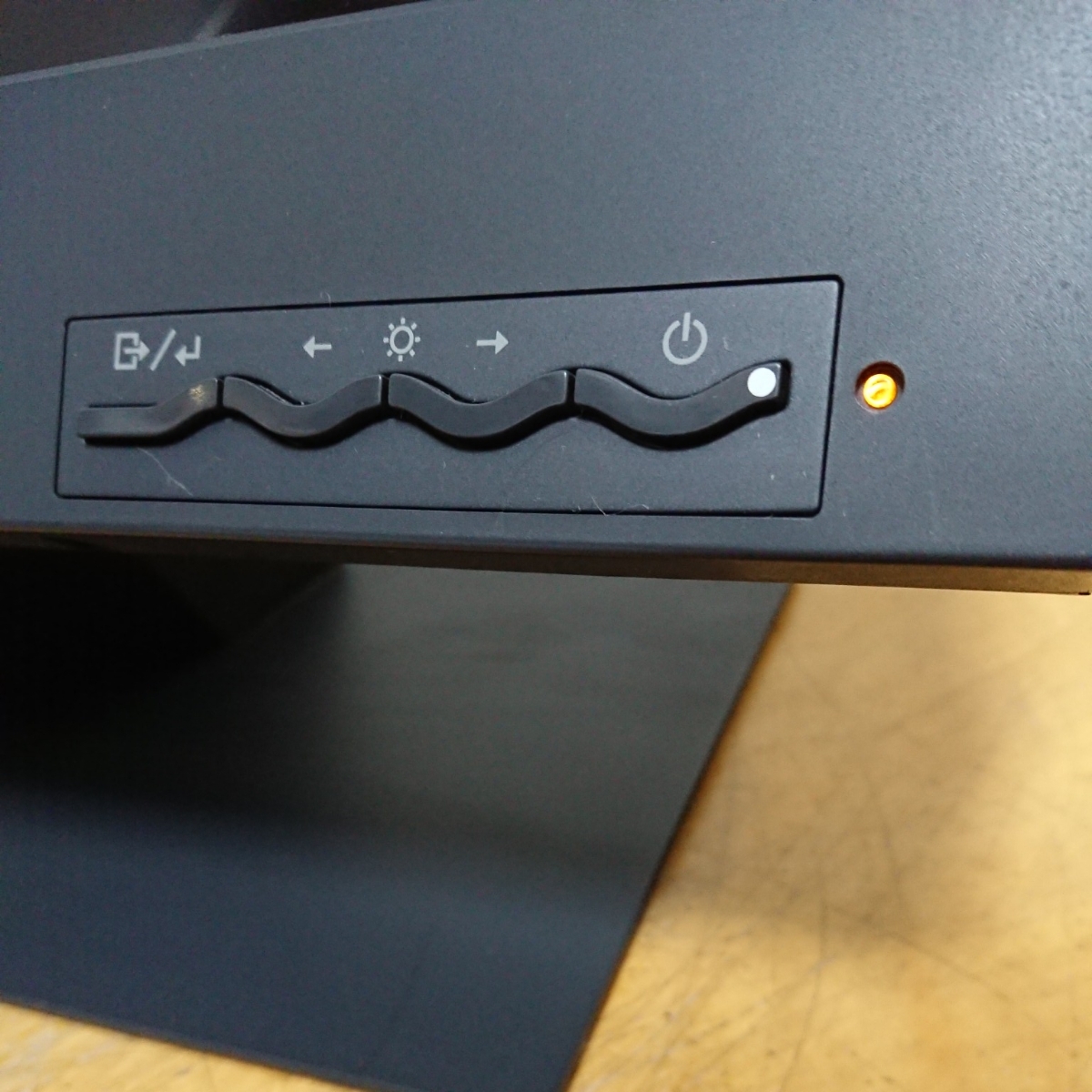 IBM T221 9503-DGP 業務用 22.2インチ 超高解像度 液晶モニター 1224h(22インチ～)｜売買されたオークション情報 ...