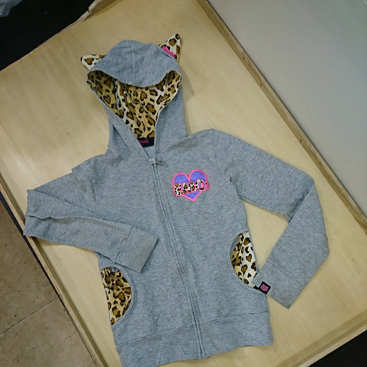 1円スタート アースマジック earth magic 140cm キッズ 女の子 パーカー リトルアンデルセン(その他)｜売買されたオークション情報、yahooの商品情報をアーカイブ公開 ...