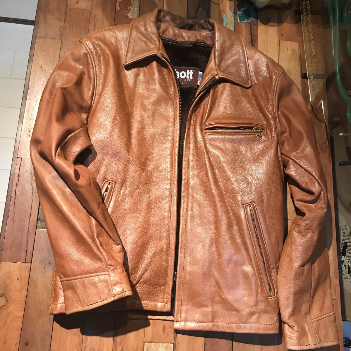 schott ショット シングルライダース AT101 サイズ38(ライダースジャケット)｜売買されたオークション情報、yahooの商品情報をアーカイブ公開 - オークファン（aucfan.com）