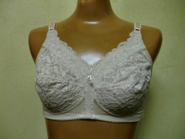 シャルレ FA181. 華やか補整ブラジャー D80 S-411(Dカップ)｜売買されたオークション情報、yahooの商品情報をアーカイブ公開 - オークファン（aucfan.com）