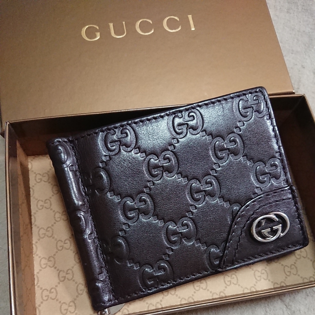 グッチ マネークリップ gg(男性用財布)｜売買されたオークション情報、yahooの商品情報をアーカイブ公開 - オークファン（aucfan.com）