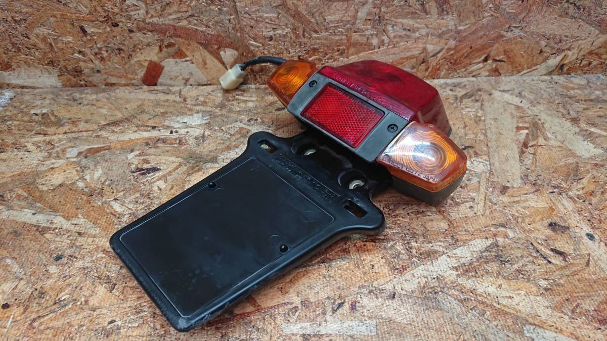 ヤマハ パッソル2 2E9-2212 22A テールランプ リアウインカー(テールランプ)｜売買されたオークション情報、yahooの商品情報をアーカイブ公開 - オークファン（aucfan.com）
