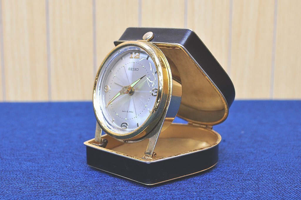 u501 SEIKO セイコー トラベルウォッチ トラベルクロック 手巻き 携帯用 レトロ 置時計 目覚まし アラーム機能(目覚し時計)｜売買 ...