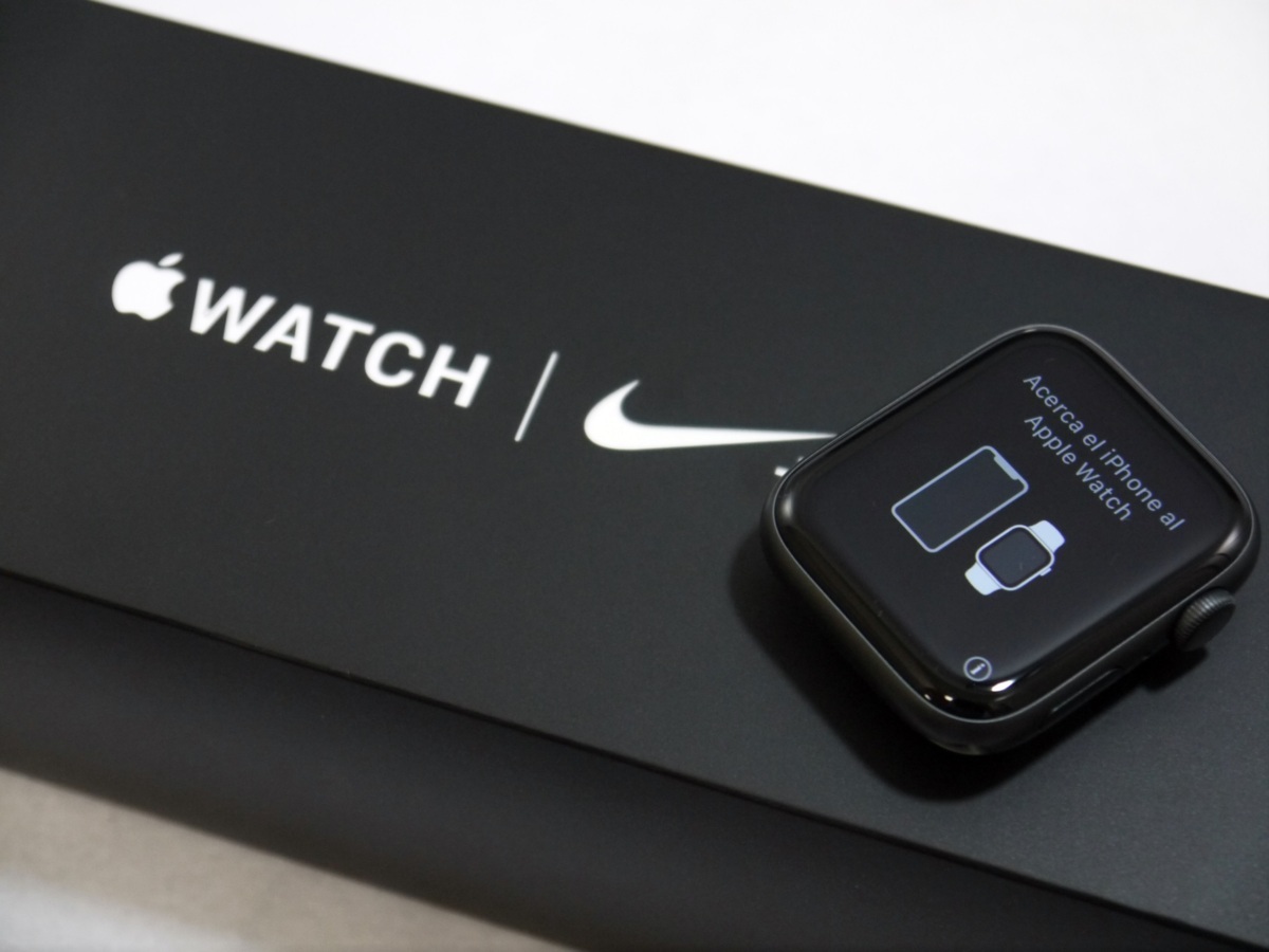 品 apple watch Nike+ S4 44mm GPSモデル MU6L2J/A アップルウォッチ ナイキ シリーズ4 A1978 ...