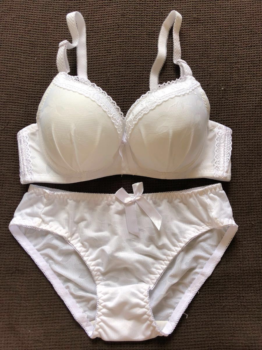 JC1 従姉妹の整理品 ´` ブラパンティーセット 白 A70M シンプル ティーンズ ジュニアブラ レース ふんわりカップ ワイヤー入り JS JC JK(70)｜売買されたオークション情報 ...