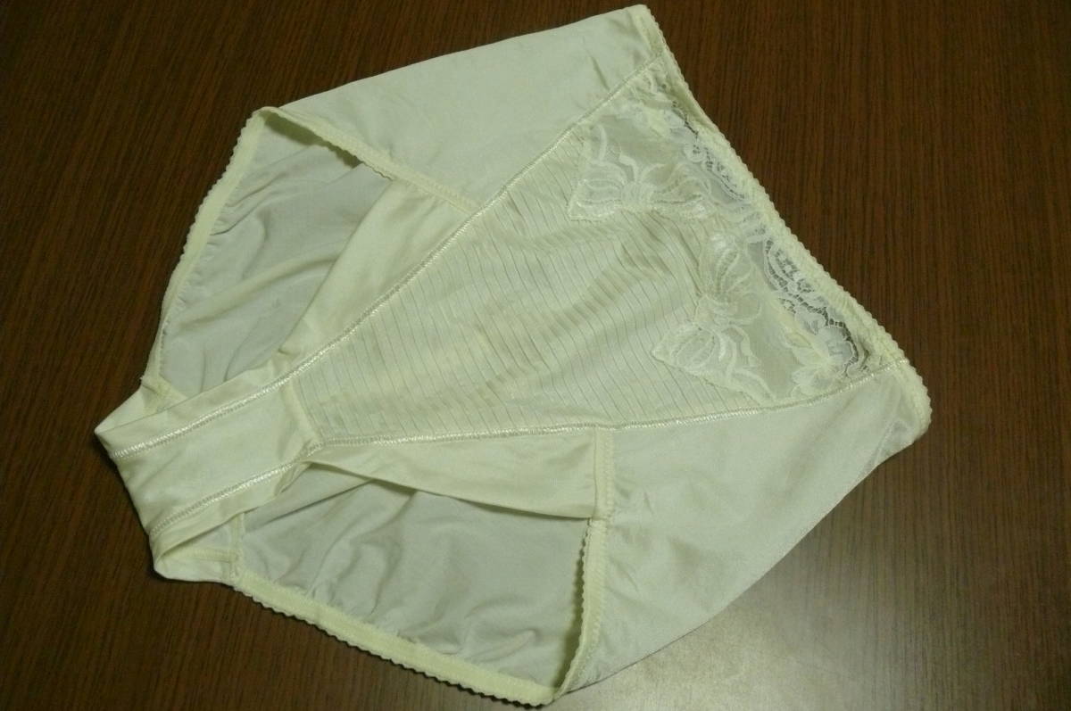 UU934 Vaentino garavaniショーツガードル 70(Lサイズ)｜売買されたオークション情報、yahooの商品情報をアーカイブ ...