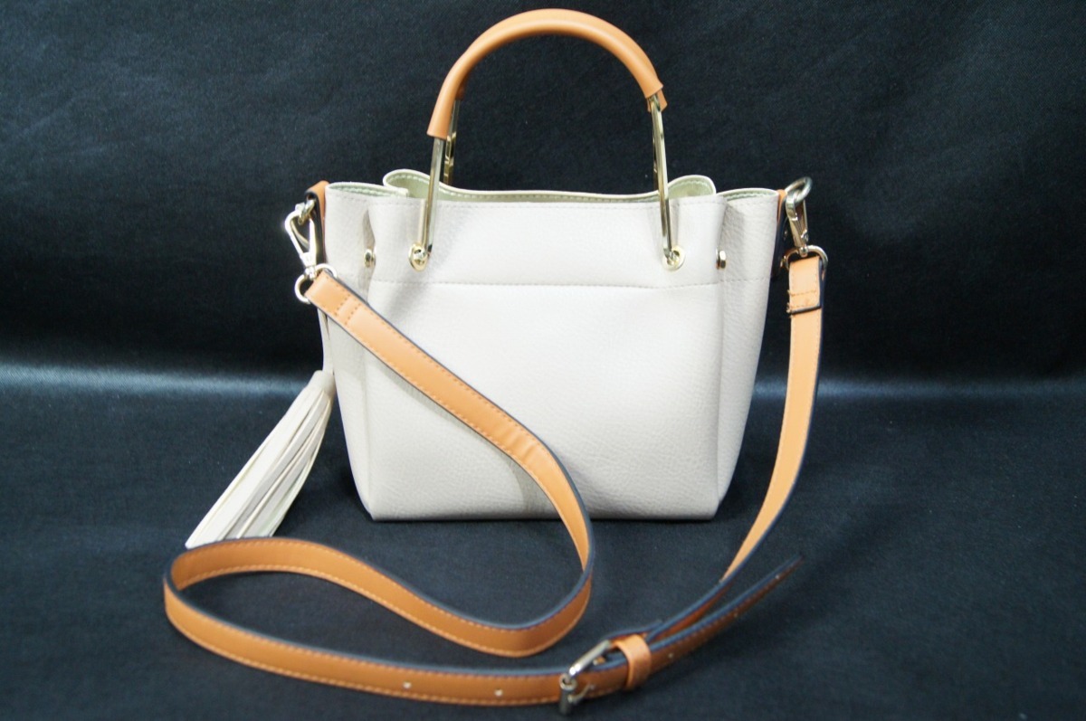 RODESKO おしゃれ 2wayバッグ/ベージュ×茶 超(合成皮革)｜売買されたオークション情報、yahooの商品情報をアーカイブ公開 - オークファン（aucfan.com）