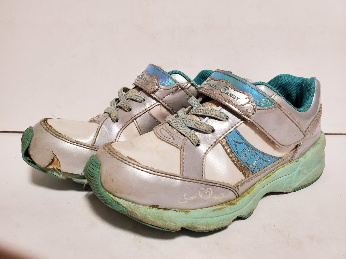 チャーミーキャンディー CHARMY CANDY スニーカー 86-1706 シルバー 21.5EE㎝ 品(21cm～)｜売買されたオークション情報、yahooの商品情報をアーカイブ公開 ...