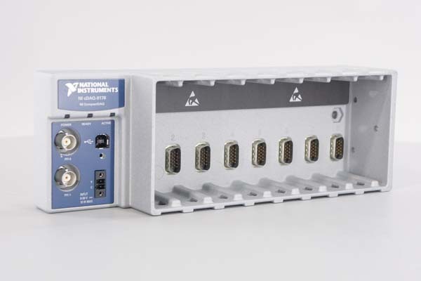 DW NATIONAL INSTRUMENTS NI cDAQ-9178 196654C-01L NI CompactDAQ 8スロットUSB ...