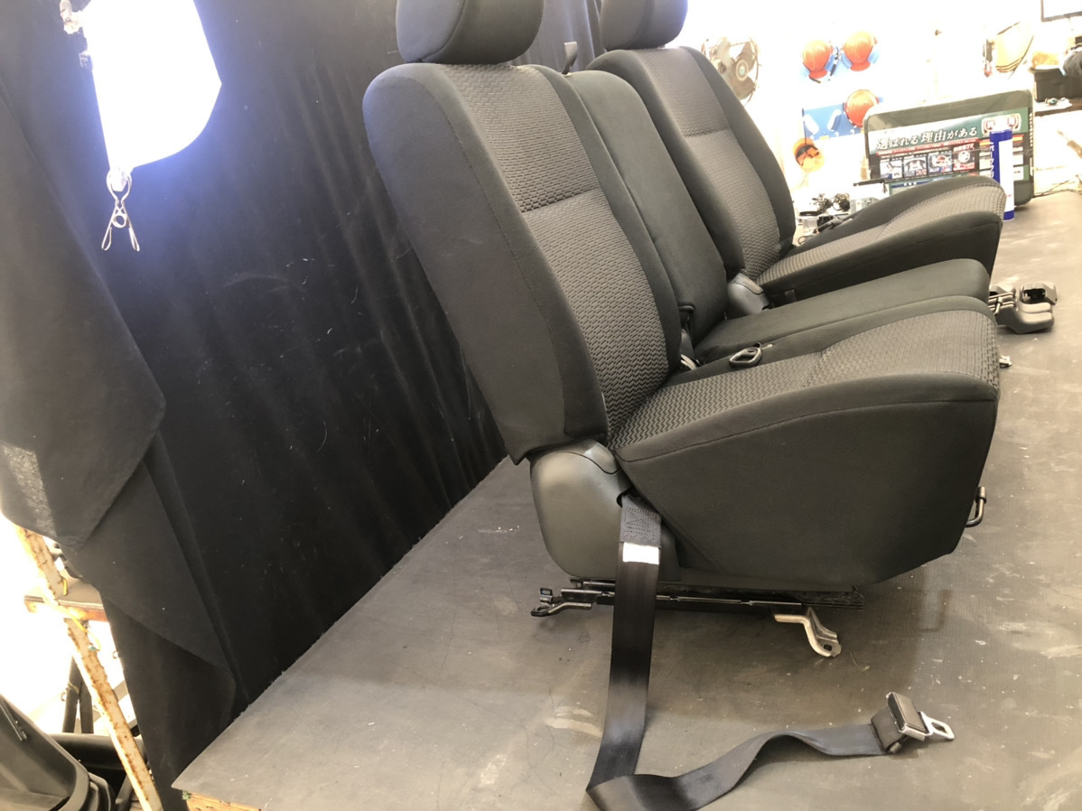 ヴォクシー AZR60 セカンドシート 左右セット トリムAY18 2列目シート ノア 他流用(トヨタ用)｜売買されたオークション情報、yahooの商品情報をアーカイブ公開 - オークファン ...