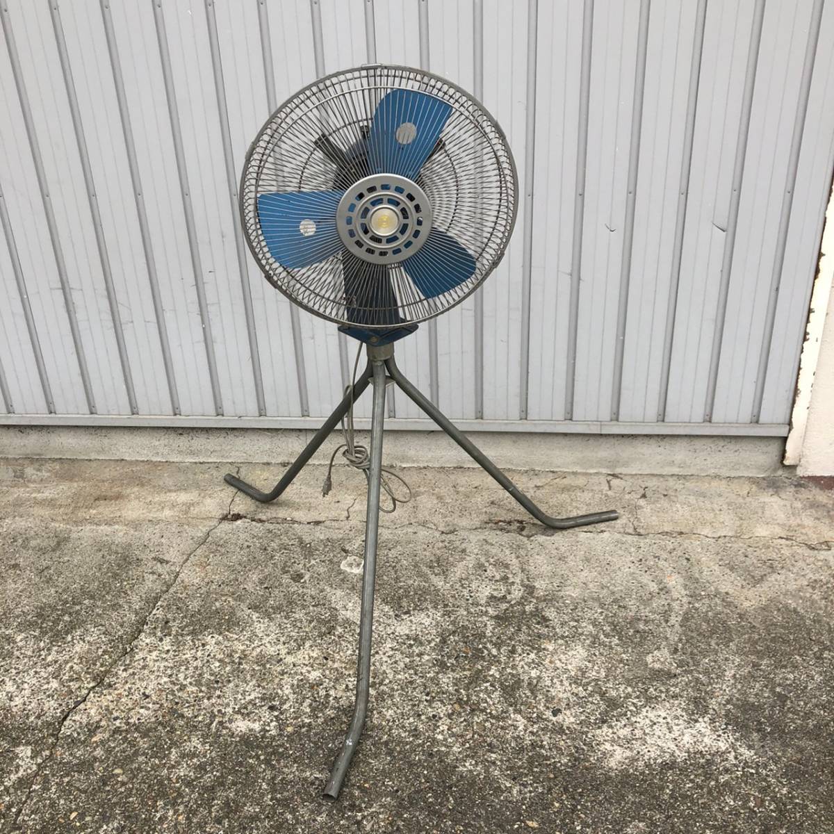 HITACHI 日立 業務用 扇風機 工業用 三脚 スタンド式 100V 首振り WA-45SDC(工場扇、大型扇風機)｜売買されたオークション情報、yahooの商品情報をアーカイブ公開 ...