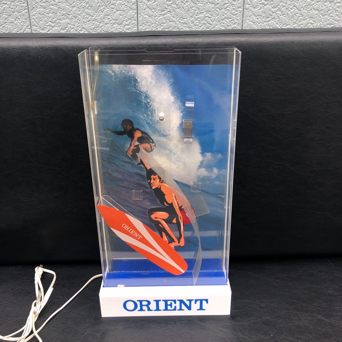 昭和レトロ オリエント時計 ORIENT 店頭販促用ディスプレイ台 サーフィン 通電確認のみジャンク扱い 高さ約51cm(その他)｜売買されたオークション情報、yahooの商品情報をアーカイブ ...